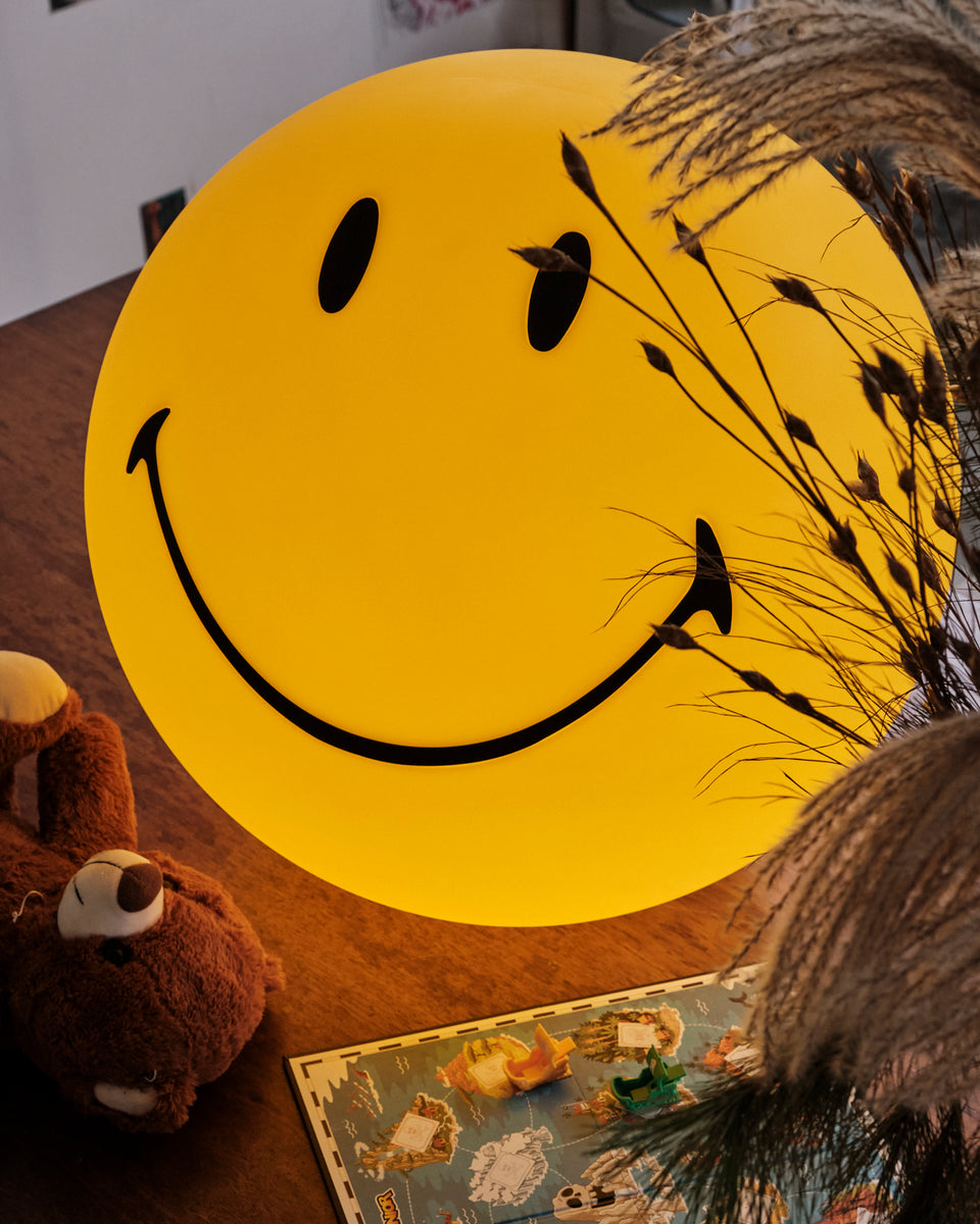 Smiley Face Lamp – Crane Living